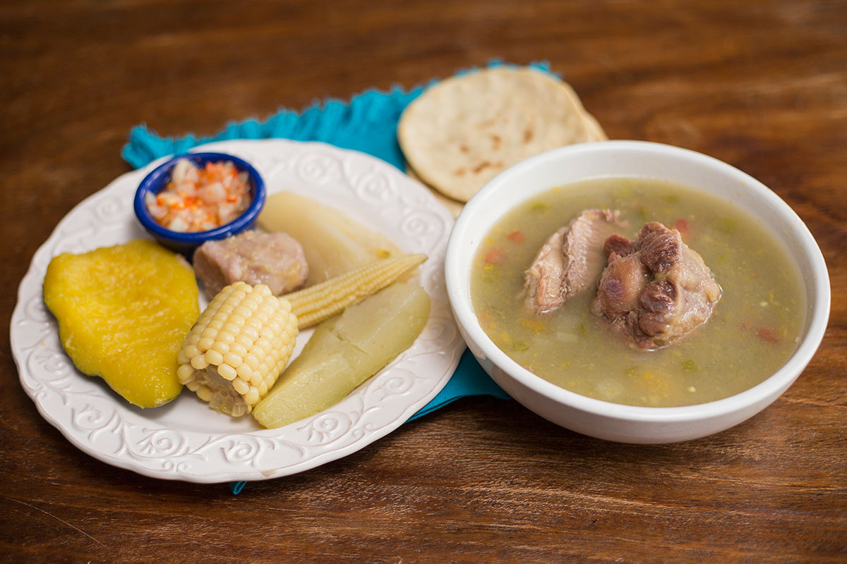 Sopa de Cola de Res - Cocina Dña Haydeé